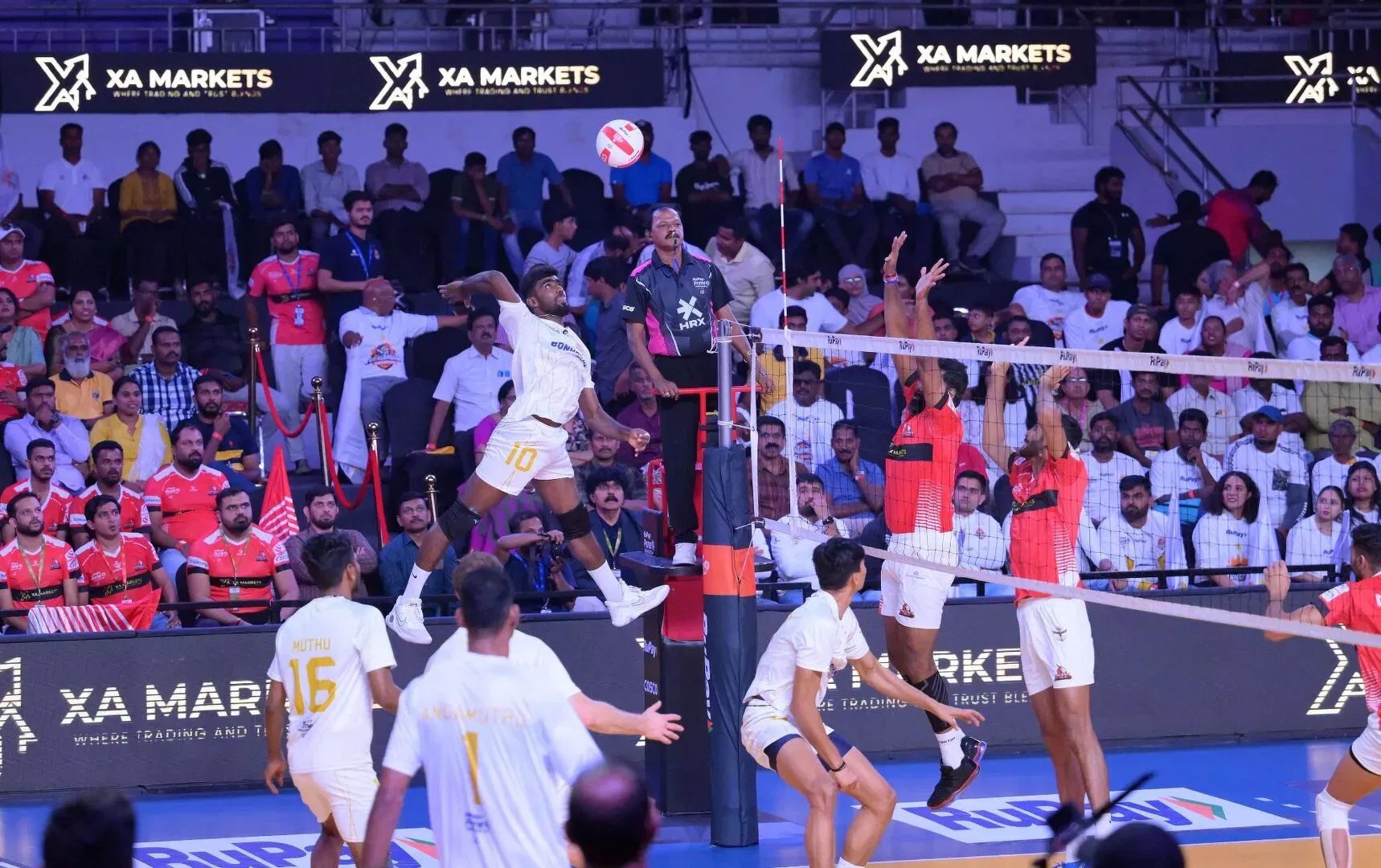 Prime Volleyball League 2024: Calicut Heroes pip Ahmedabad Heroes to the top, Chennai Blitz keep ...