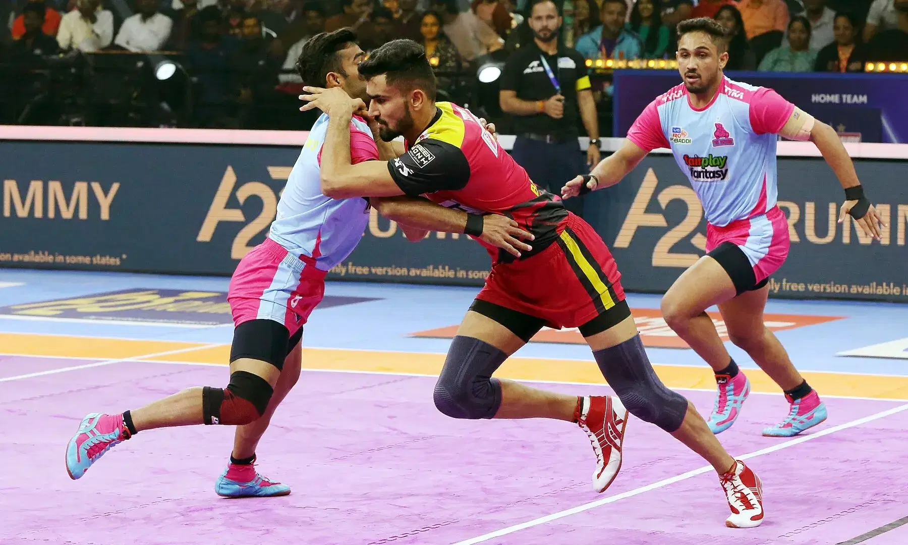 Pkl 9 playoffs: Jaipur Pink Panthers, Bengaluru Bulls eye place in final Pkl 9 playoffs: Jaipur Pink Panthers, Bengaluru Bulls eye place in final