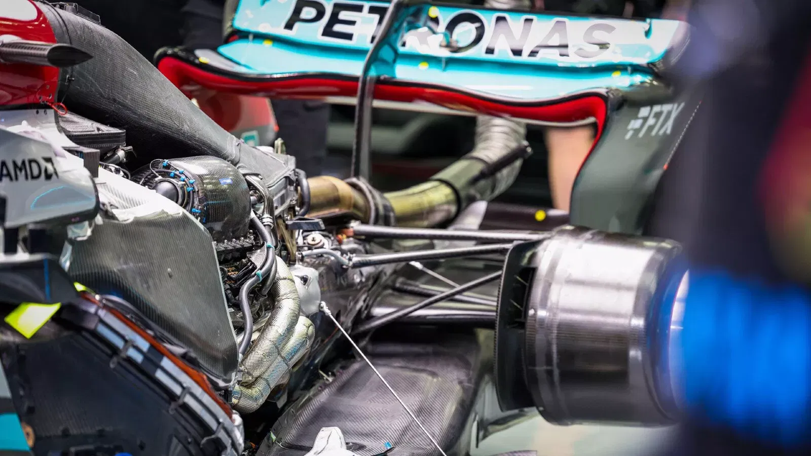 How many components are present in a Formula 1 car’s power unit?