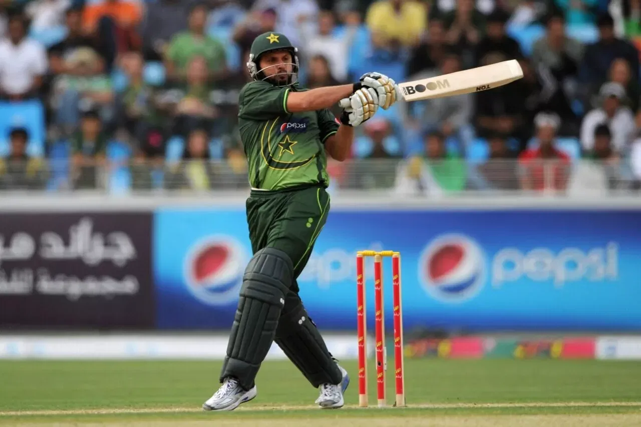 Top 5 batsmen with most sixes in international cricket